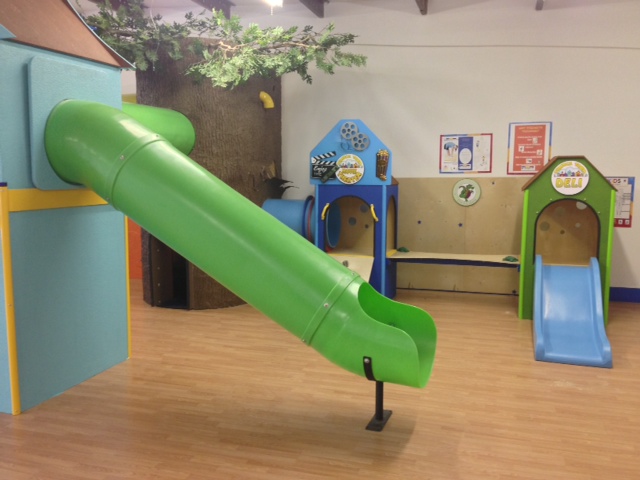 909 Children's Indoor Obstacle Course With A Tree & Town Theme